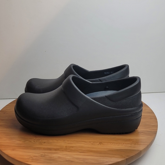 CROCS | Shoes | Crocs Neria Pro 2 Work Clogs Womes Sz 7 | Poshmark